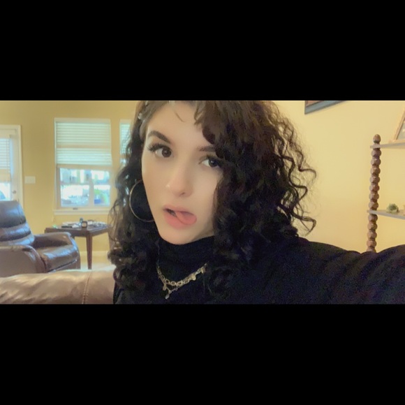 Kells' Closet (@_kells_bells_) | Poshmark